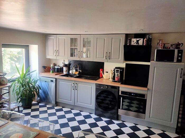 Maison à vendre - Vienne, Saint-Martin - 6 pièces - 2 chambres