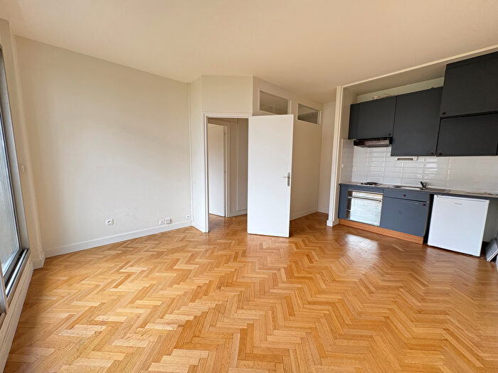 Appartement à louer - Clermont-Ferrand, Delille, Cathédrale, La Gare - 2 pièces - 1 chambre