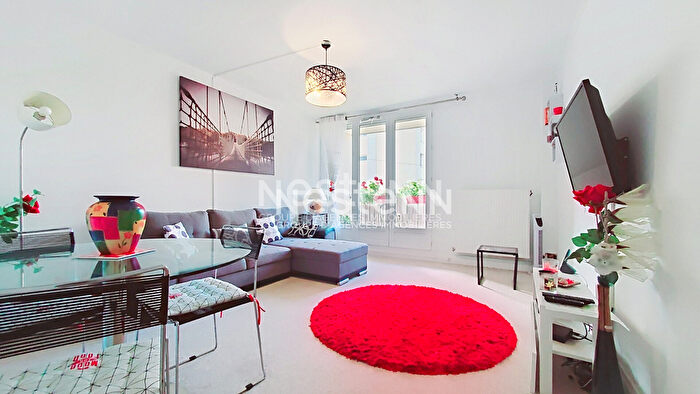 Appartement à vendre - Chilly-Mazarin, Centre-ville - 2 pièces - 1 chambre