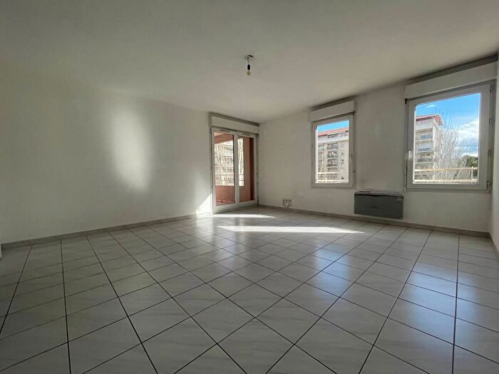 Appartement à louer - Centre Ville, Aix-en-Provence - 4 pièces - 3 chambres