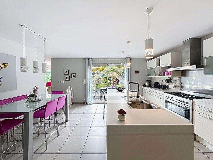 Maison à vendre - Eysines - 6 pièces - 4 chambres