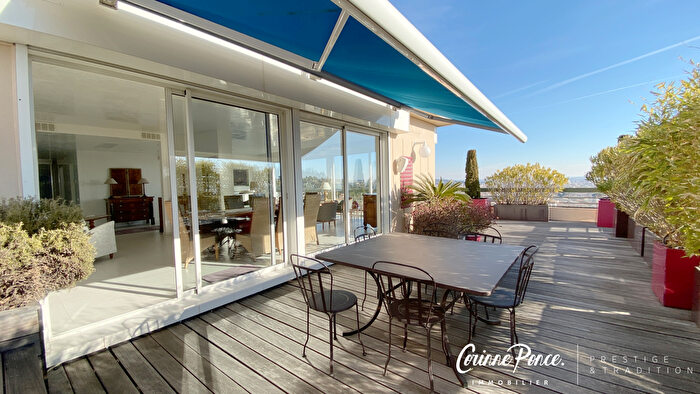 Appartement à vendre - Nîmes - 4 pièces - 2 chambres