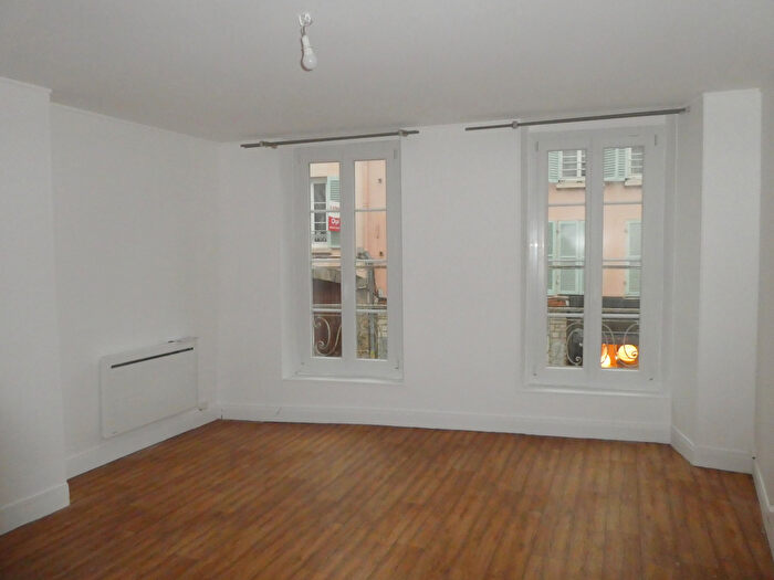 Appartement à louer - Fontainebleau, Centre-ville - 2 pièces - 1 chambre