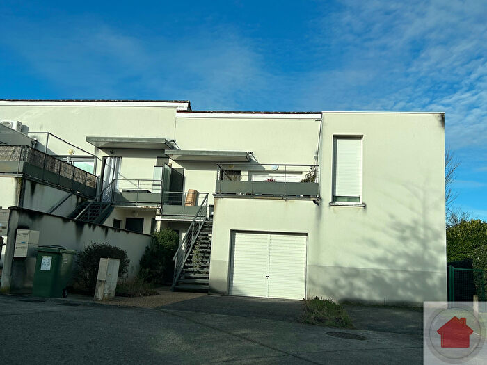 Appartement à louer - Artigues-près-Bordeaux - 3 pièces - 2 chambres