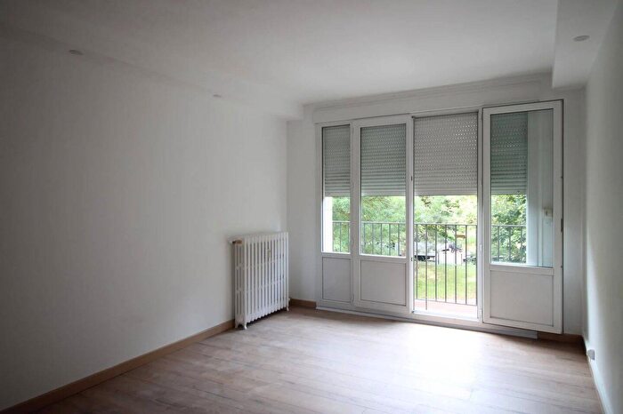 Appartement à louer - Rive Gauche-Rouher, Creil - 3 pièces - 2 chambres