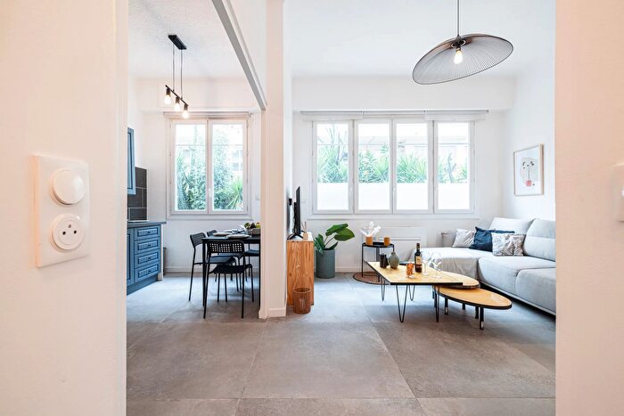 Appartement 3 pièces à vendre à Nice, Carré dor