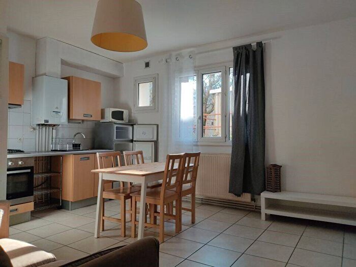 Championnet-Caserne de Bonne, Grenoble : Appartement 2 pièces à louer