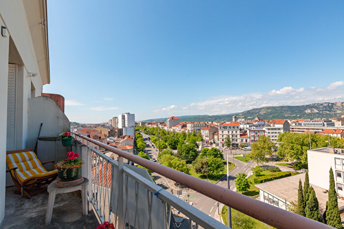 Appartement à vendre - Valence, Le Polygone - 7 pièces - 3 chambres