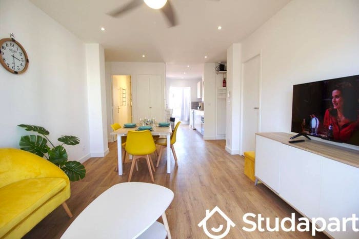 Champ de Mars, Toulon : Appartement 1 pièce à louer