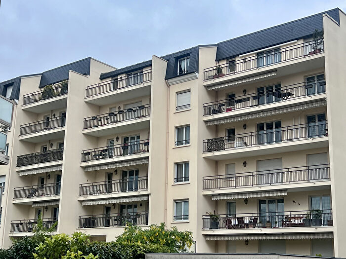 Appartement à vendre - Rosny-sous-Bois, Centre-ville - 4 pièces - 3 chambres