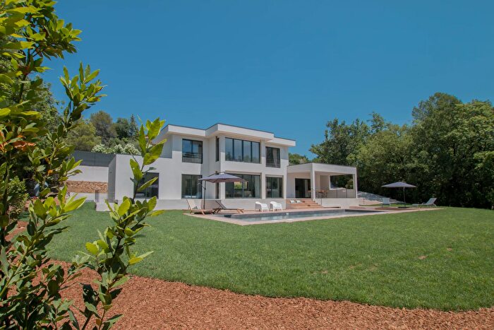 Maison à louer - Valbonne, Val de Cuberte, Les Parés, Les Peyrouos - 6 pièces - 4 chambres