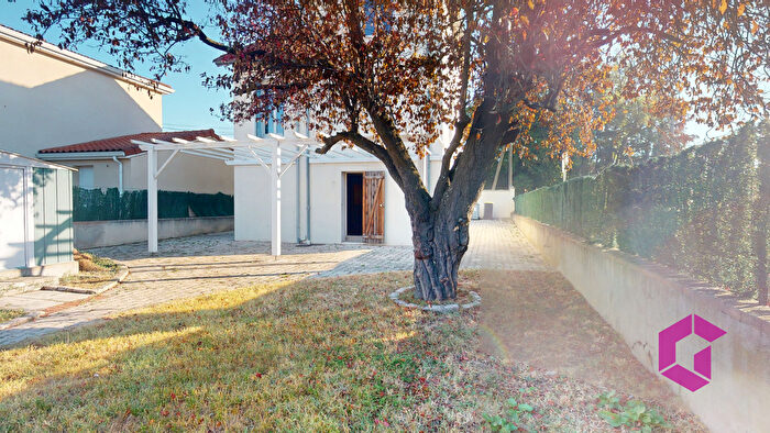 Montrond-les-Bains : Maison 2 pièces à vendre