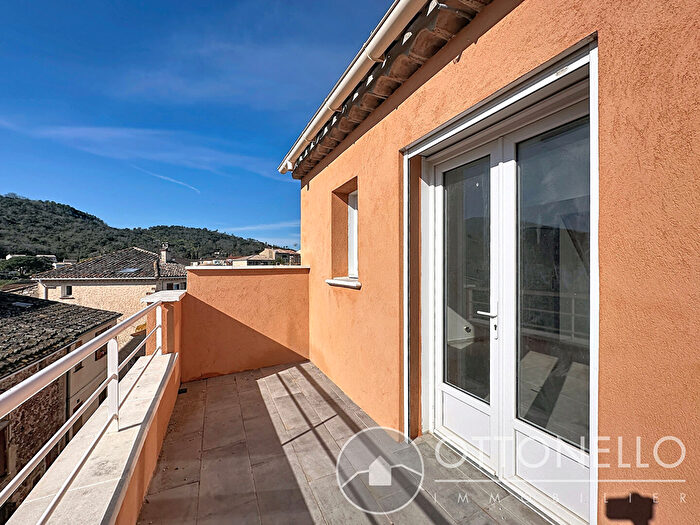 Appartement à vendre - Roquebrune-sur-Argens, Village - 2 pièces - 1 chambre