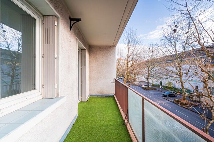 Appartement à louer - Annecy, Mandallaz, Prairie, Vovray - 3 pièces - 2 chambres