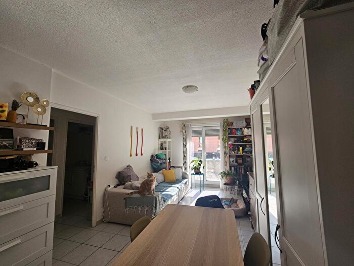 Appartement à louer - Nîmes, Jean Jaurès - 2 pièces - 1 chambre