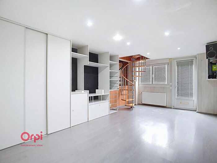 Maisons à vendre et appartements à louer - 3