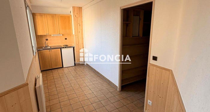 Centre, Annemasse : Appartement 1 pièce à louer