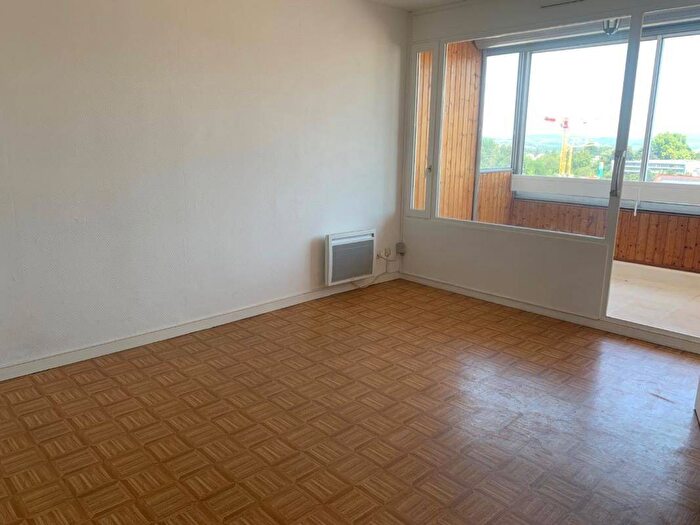 Appartement à louer - Oiselet la Grive, Bourgoin-Jallieu - 1 pièce