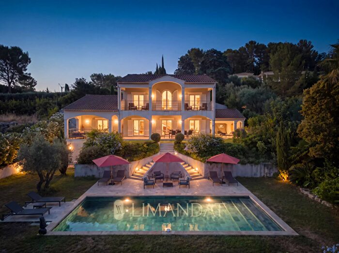 Maison 9 pièces à louer à Mougins, Saint-Martin, Jylloue