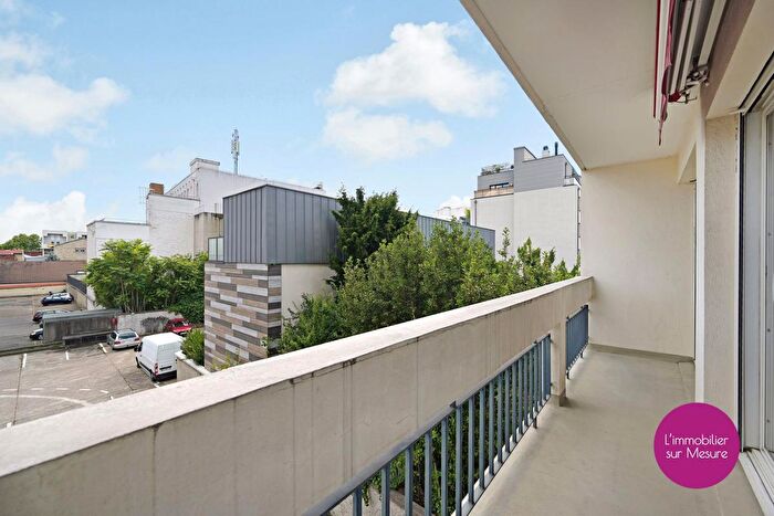 Appartement à vendre - Montreuil, Centre-ville - 4 pièces - 3 chambres