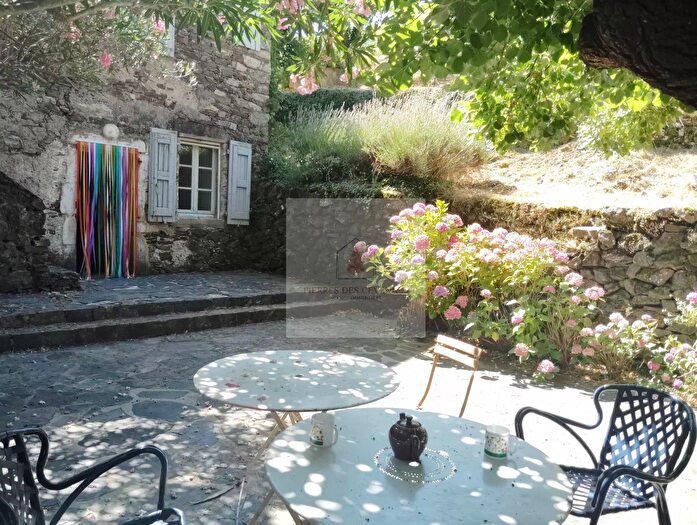 Maison à vendre - Valleraugue - 9 pièces - 7 chambres