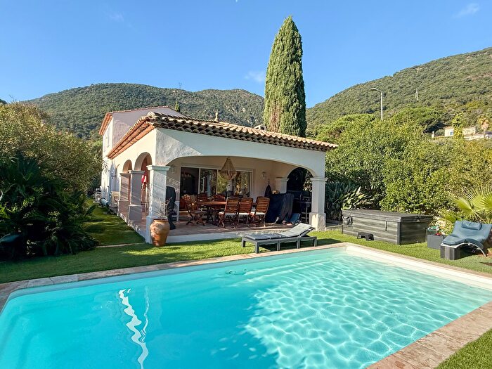 Maison à vendre - Cavalaire-sur-Mer, Castillane, Vivards, Roseraie, Rigaud, Cros de Mouton - 5 pièces - 4 chambres