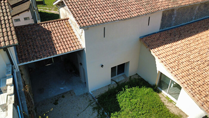 Saint-Martin-du-Bois : Maison 4 pièces à vendre