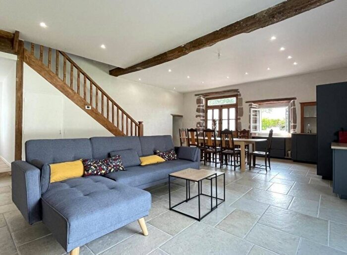 Maison à louer - Saint-Jean-le-Vieux - 6 pièces - 5 chambres