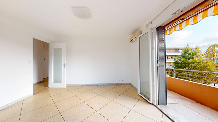 Cagnes-sur-Mer, Les Bréguières : Appartement 3 pièces à vendre