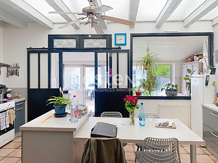 Maison à vendre - Luçon - 6 pièces - 4 chambres