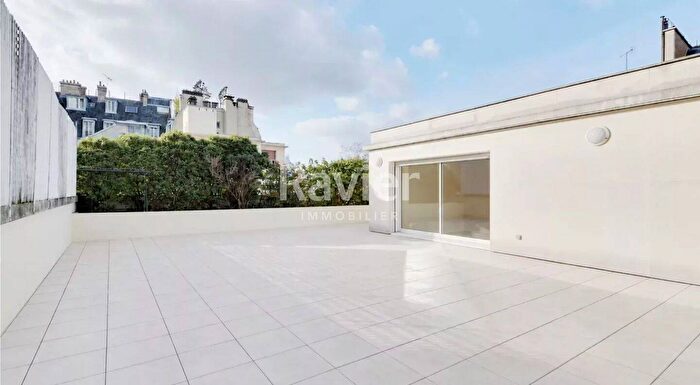 Neuilly-sur-Seine : Appartement 6 pièces à louer