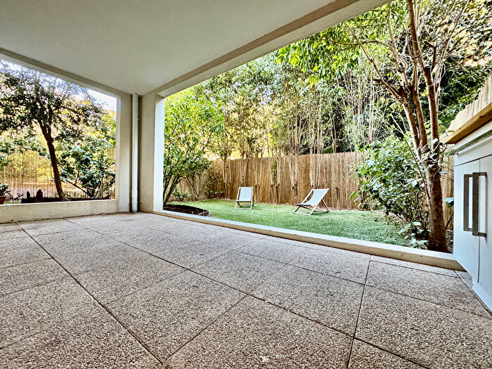 Appartement à louer - Marseille e , Les Caillols - 2 pièces - 1 chambre