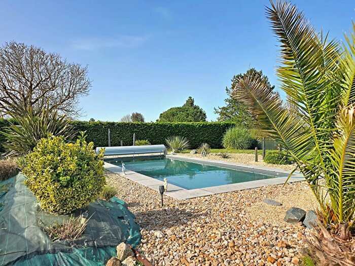 Maison à vendre - Saint-Simon-de-Pellouaille - 4 pièces - 3 chambres