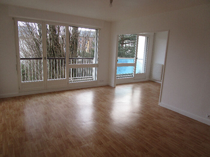 Appartement à louer - Quartiers Centre, Saint-Hélier, Gare - 5 pièces - 3 chambres