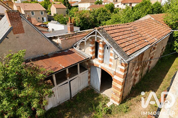 Saint-Savin : Maison 12 pièces à vendre