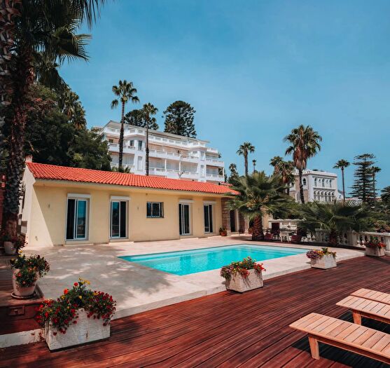 Maison à vendre - Vallauris - 6 pièces - 5 chambres