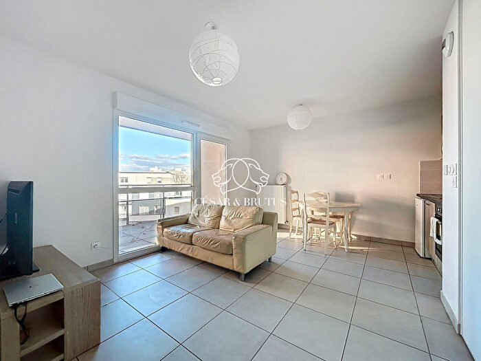 Appartement à vendre - Villefontaine, Centre-ville, Saint-Bonnet - 2 pièces - 1 chambre