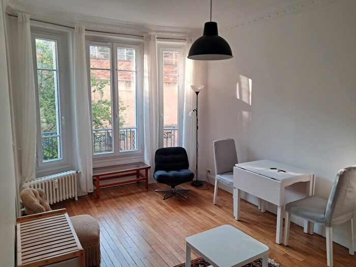 Pasteur Montparnasse, Paris 15ème arrondissement : Appartement 1 pièce à louer