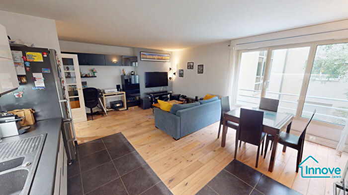 Appartement à vendre - Paris e  - 4 pièces - 3 chambres