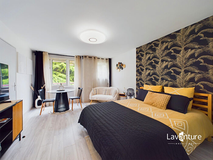 Le Plessis-Robinson, Nouvelle Cité, Jardins : Appartement 1 pièce à vendre