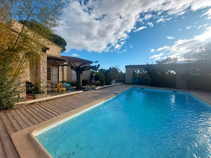 Maison à vendre - Nîmes - 10 pièces - 5 chambres