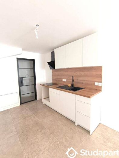 Appartement à louer - Saint-Quentin-la-Poterie - 2 pièces - 1 chambre