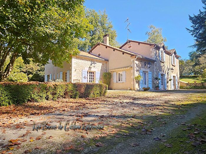 Maison à vendre - Thiviers - 9 pièces - 5 chambres