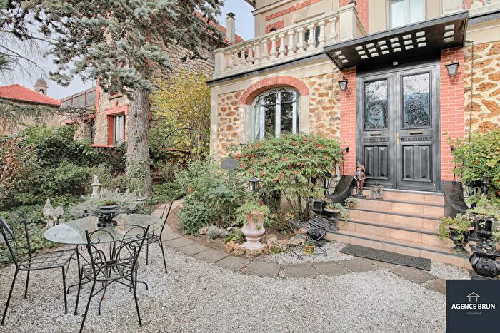 Maison à vendre - Saint-Maur-des-Fossés, Les Mûriers - 7 pièces - 4 chambres