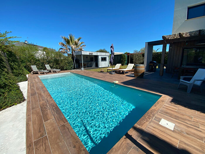 Maison à vendre - Saint-Médard-en-Jalles, Corbiac, Gajac, Magudas - 7 pièces - 4 chambres