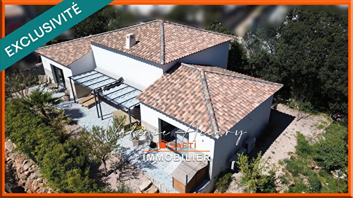 Maison 5 pièces à vendre à Sainte-Anastasie-sur-Issole