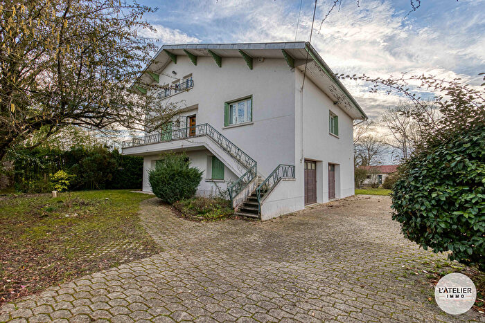 Maison à vendre - Attignat - 8 pièces - 5 chambres