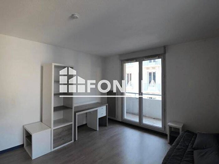 Appartement à louer - Aristide-Briand, Fontaine - 1 pièce