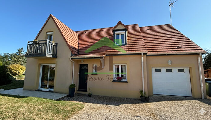 Maison à vendre - Saint-Denis-les-Ponts - 6 pièces - 4 chambres