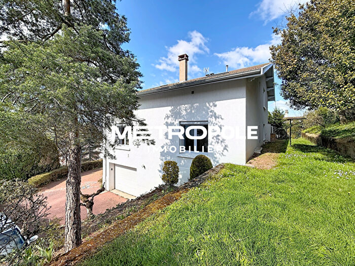 Maison 8 pièces à Tarare, à vendre